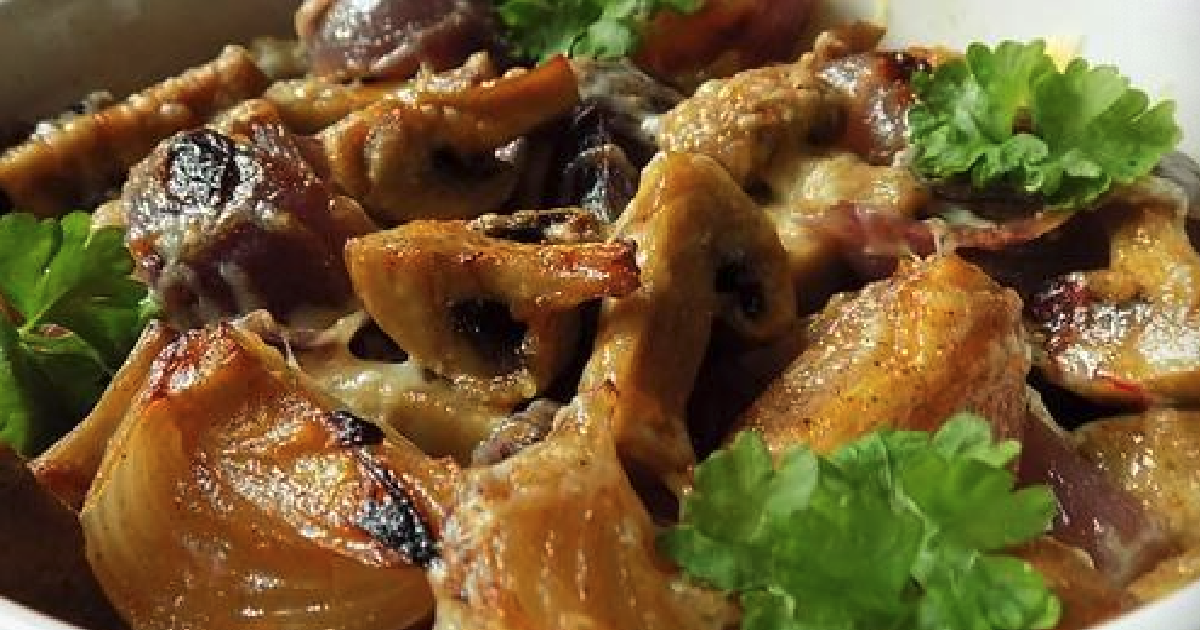 Pieczona cebula z pieczarkami. Kusi swoim wyglądem, aż ślinka leci na ...